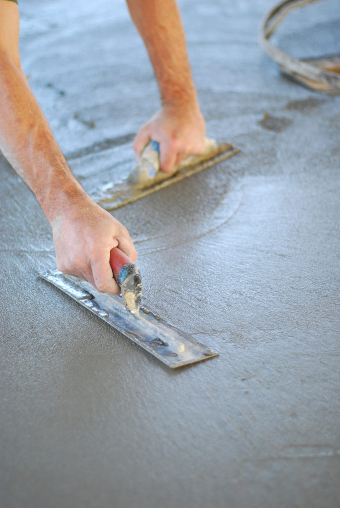 What’s the Difference Between Dry Screed and Flowing Screed?